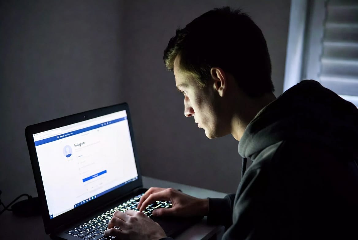How to Hack Into Someone's Instagram Account: